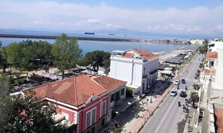 Η μείωση των τσάρτερ στο αεροδρόμιο έριξε τον Ιούνιο τον τουρισμό στην ...