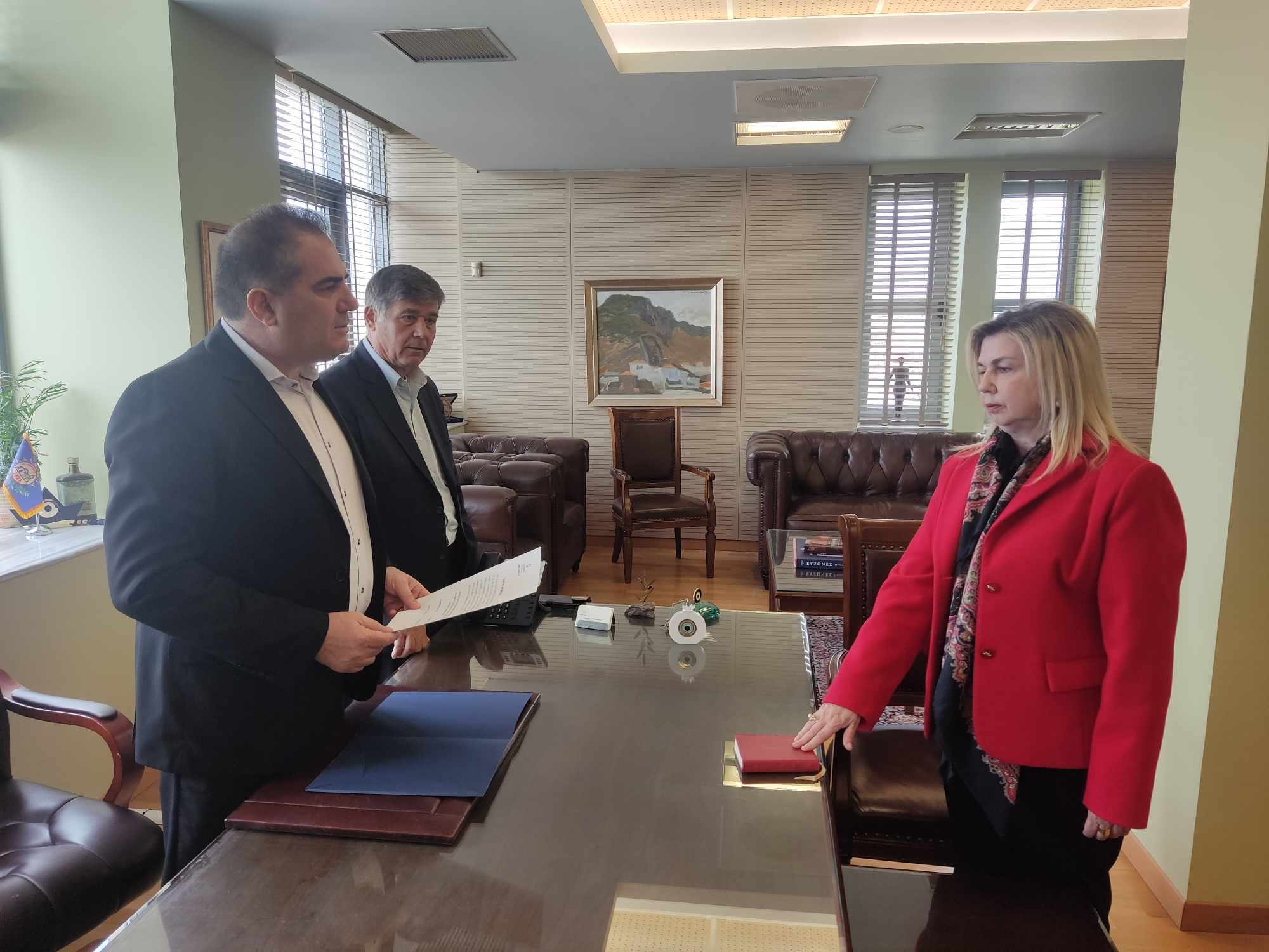Ορκίστηκε η νέα Συμπαραστάτρια του Δημότη και της Επιχείρησης Καλαμάτας ...